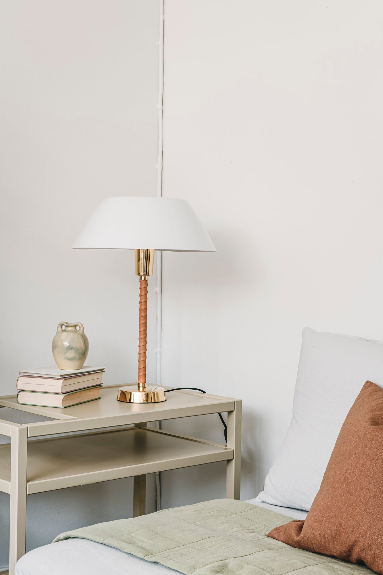 Innolux Senator table lamp, white | Finnish Design Shop