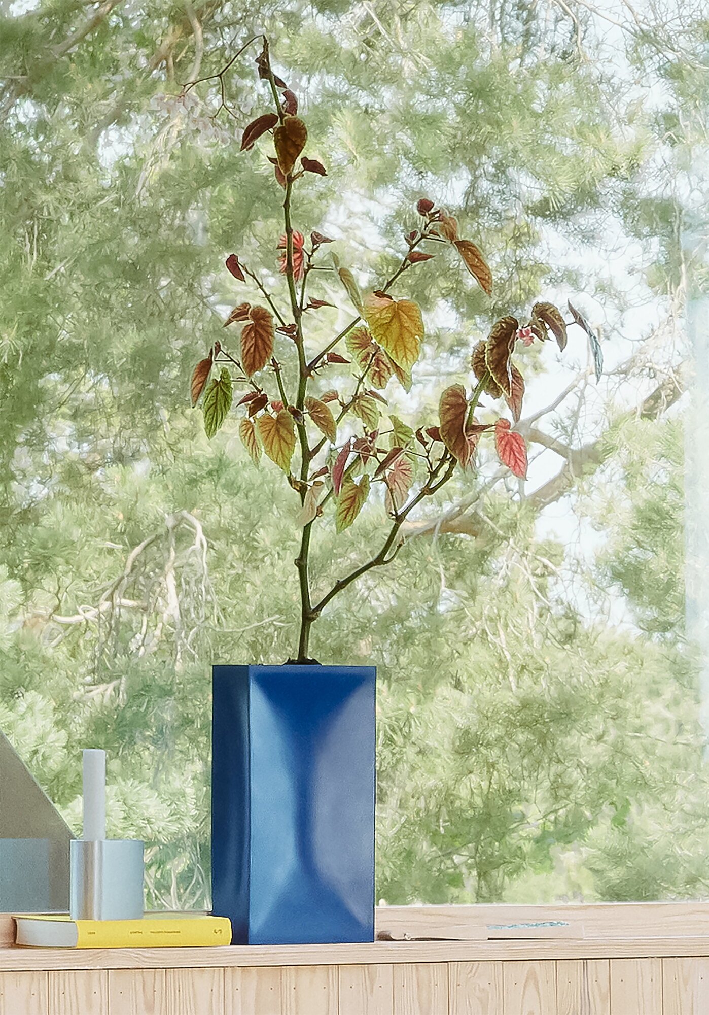 Northern Into maljakko, tummansininen | Finnish Design Shop