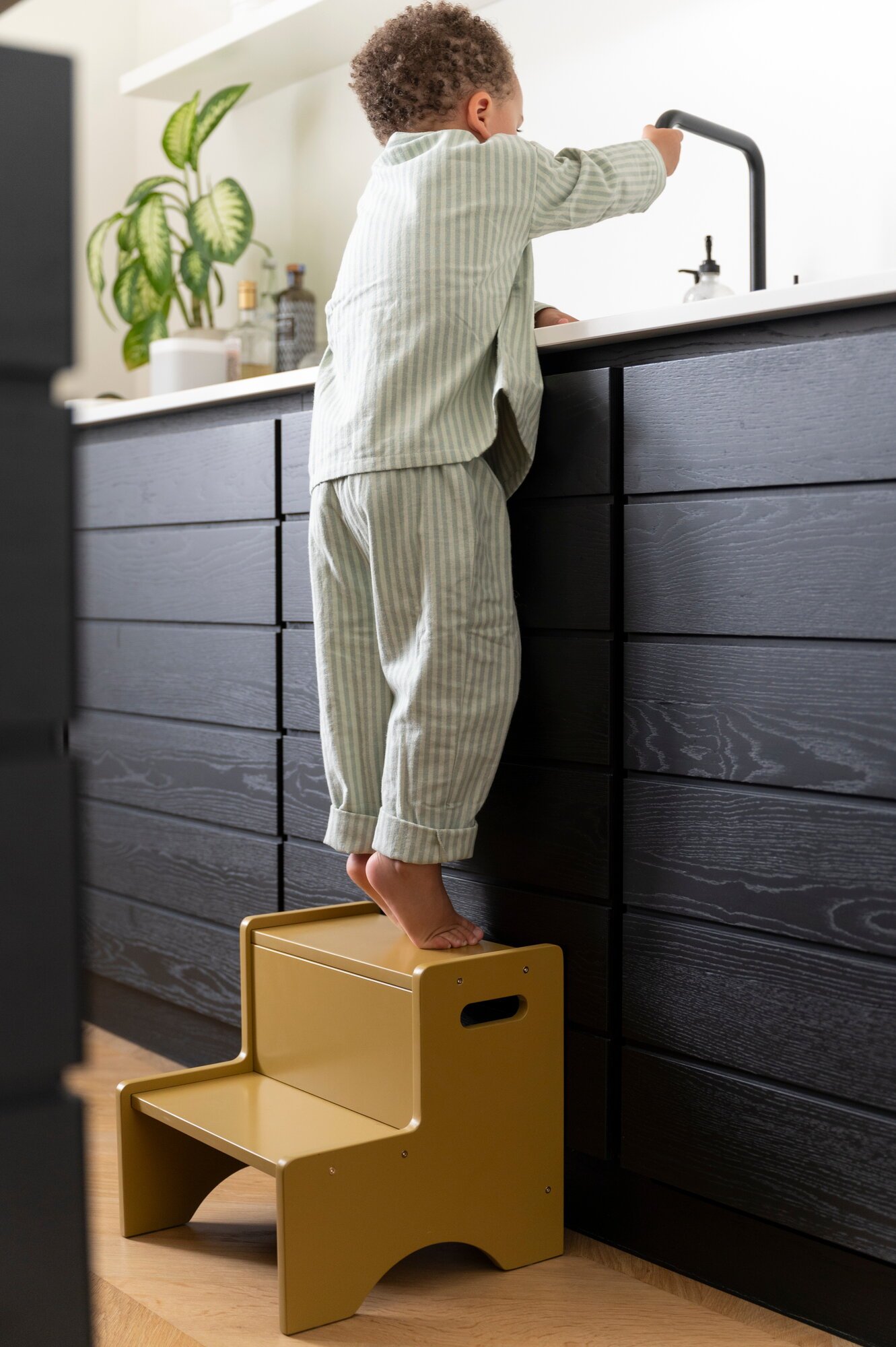 Nofred Step Up step ladder, curry | Finnish Design Shop