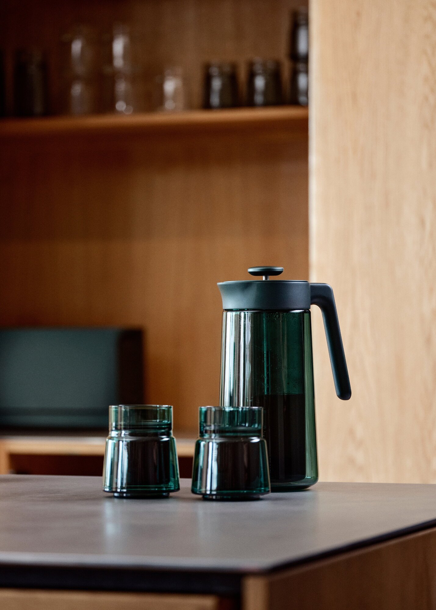 Jacob Jensen Double Wall glass, medium 21 cl, green | Finnish Design Shop