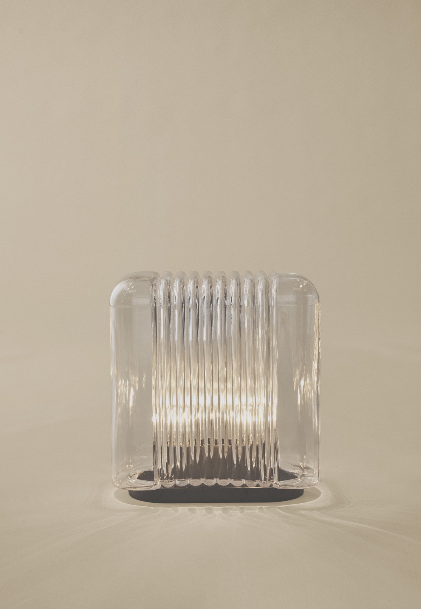 Cassina Lari table lamp | Finnish Design Shop