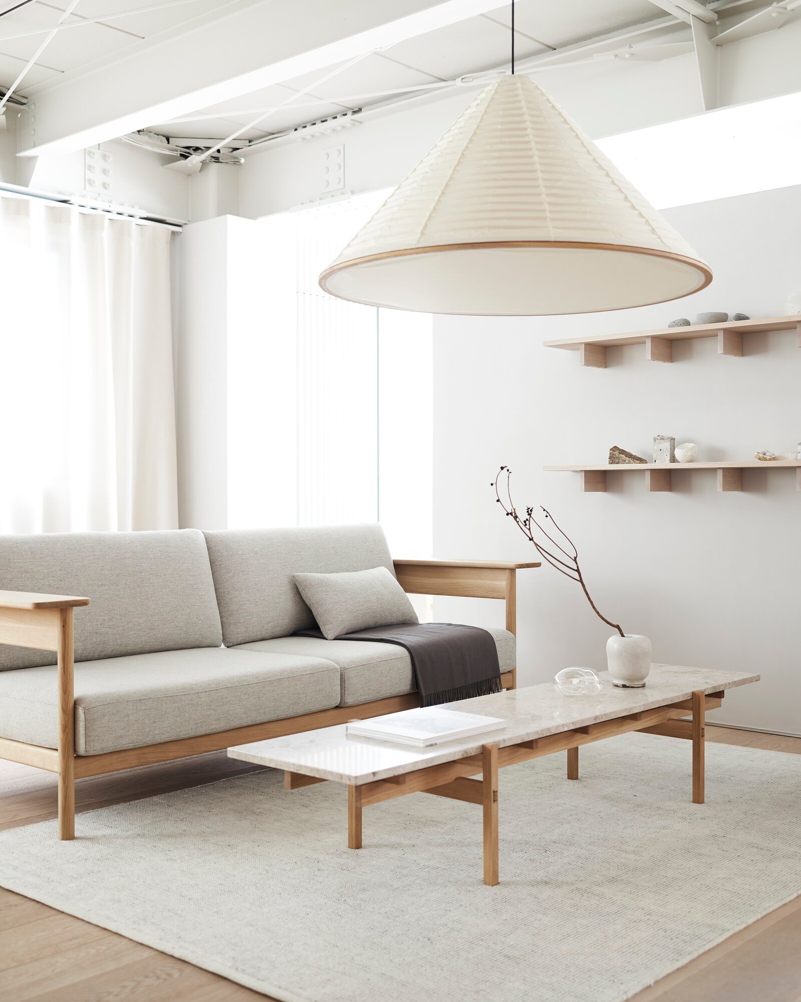 Karimoku Case N-CT01 coffee table, 48,5 x 150 cm, lacquered oak ...