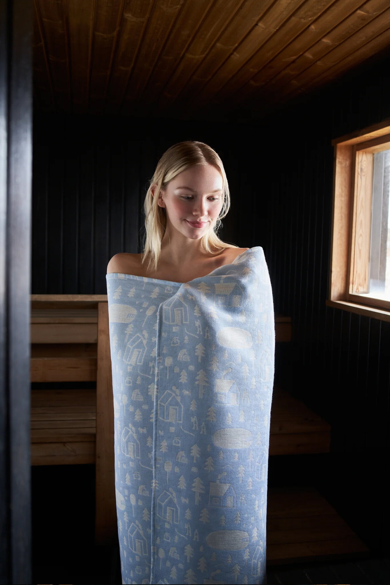 Kauniste Sauna bath towel, light blue | Finnish Design Shop