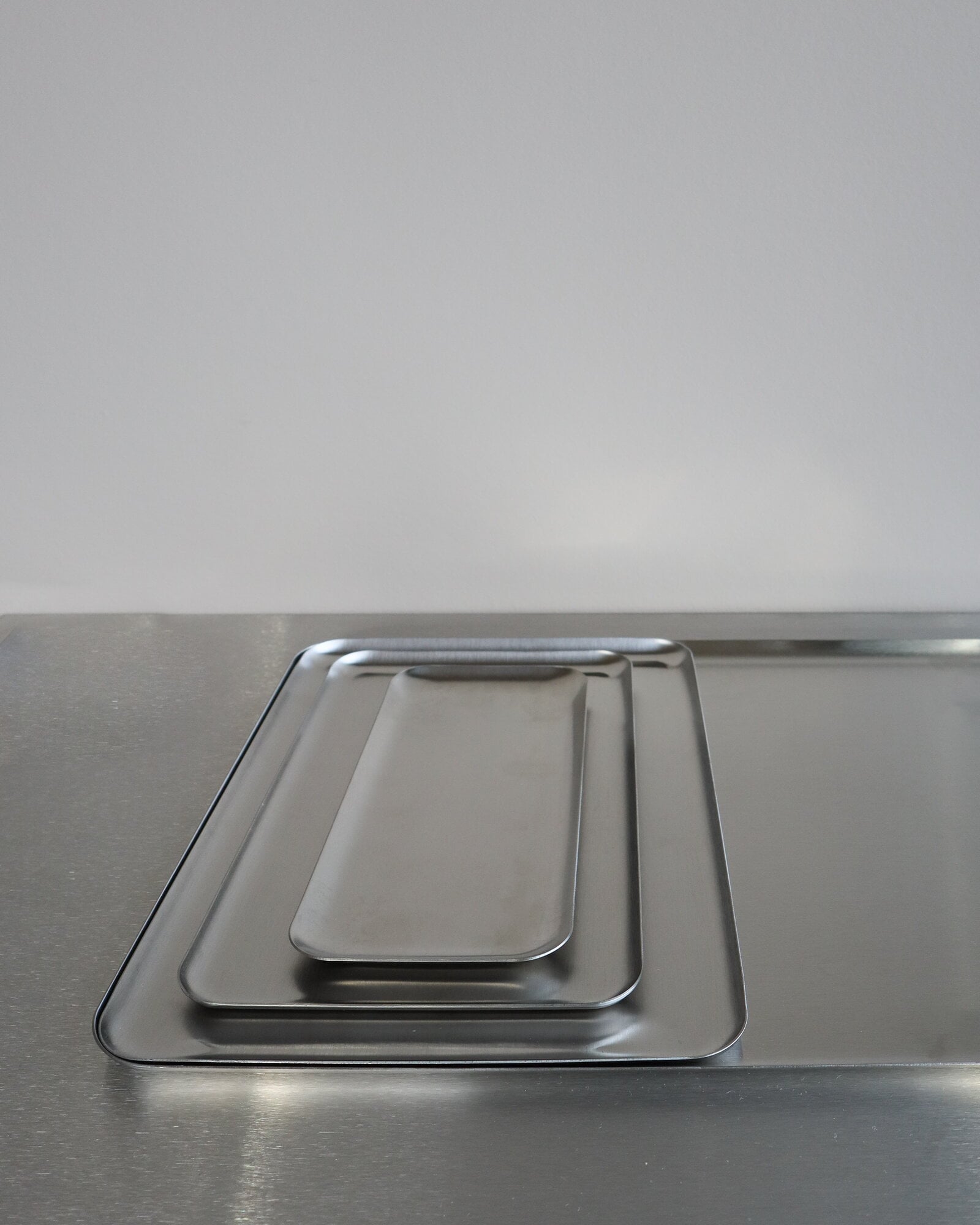 Nichba Stainless steel tray, large, 20,5 x 30 cm | Finnish Design Shop IE