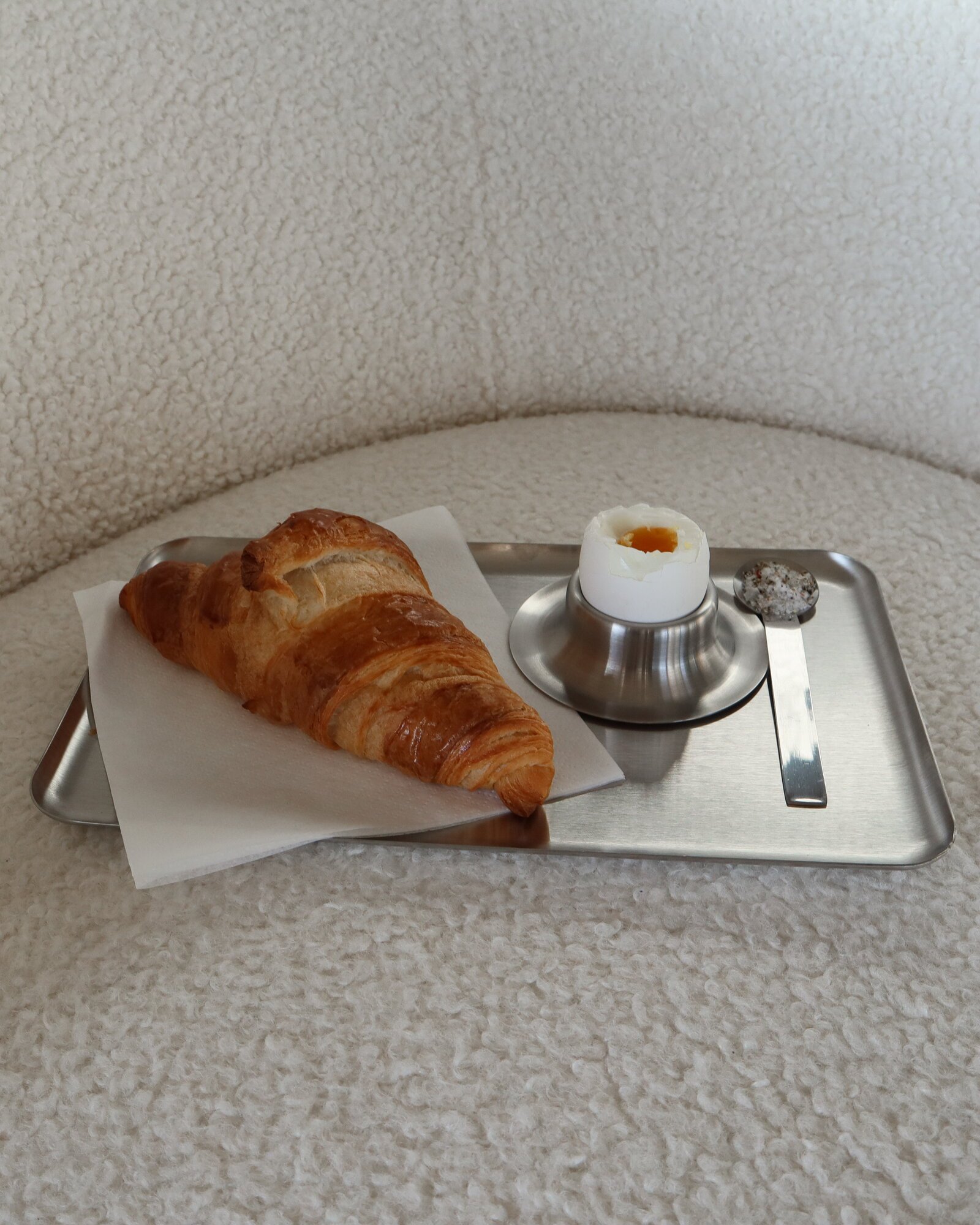 Nichba Egg holder, stainless steel | Finnish Design Shop