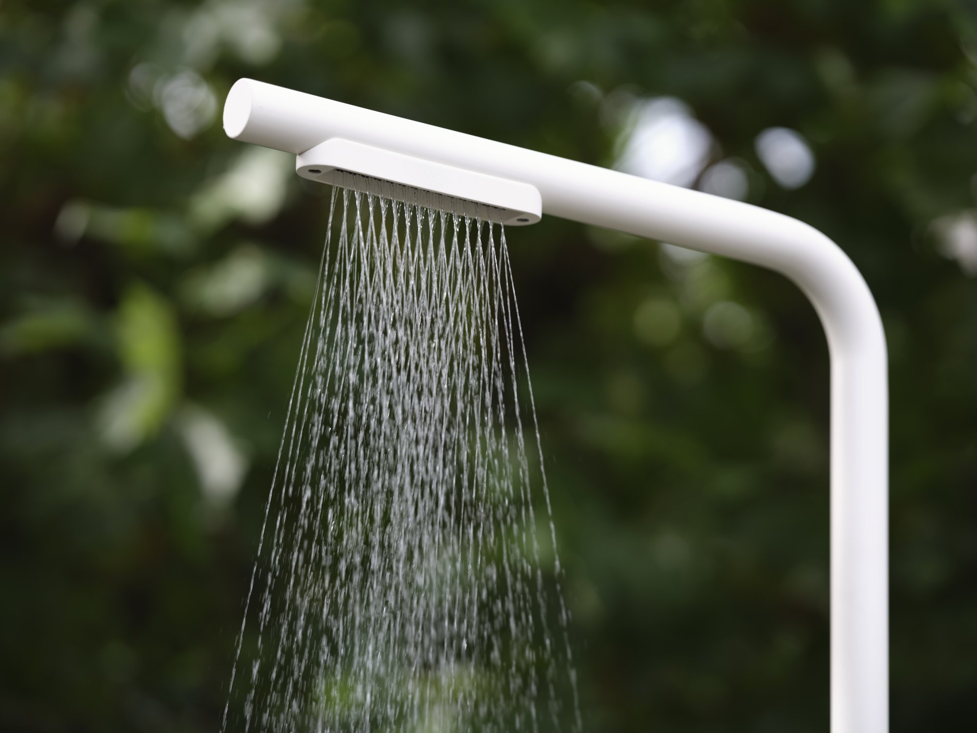 ZEE Levantine outdoor shower, white | Finnish Design Shop