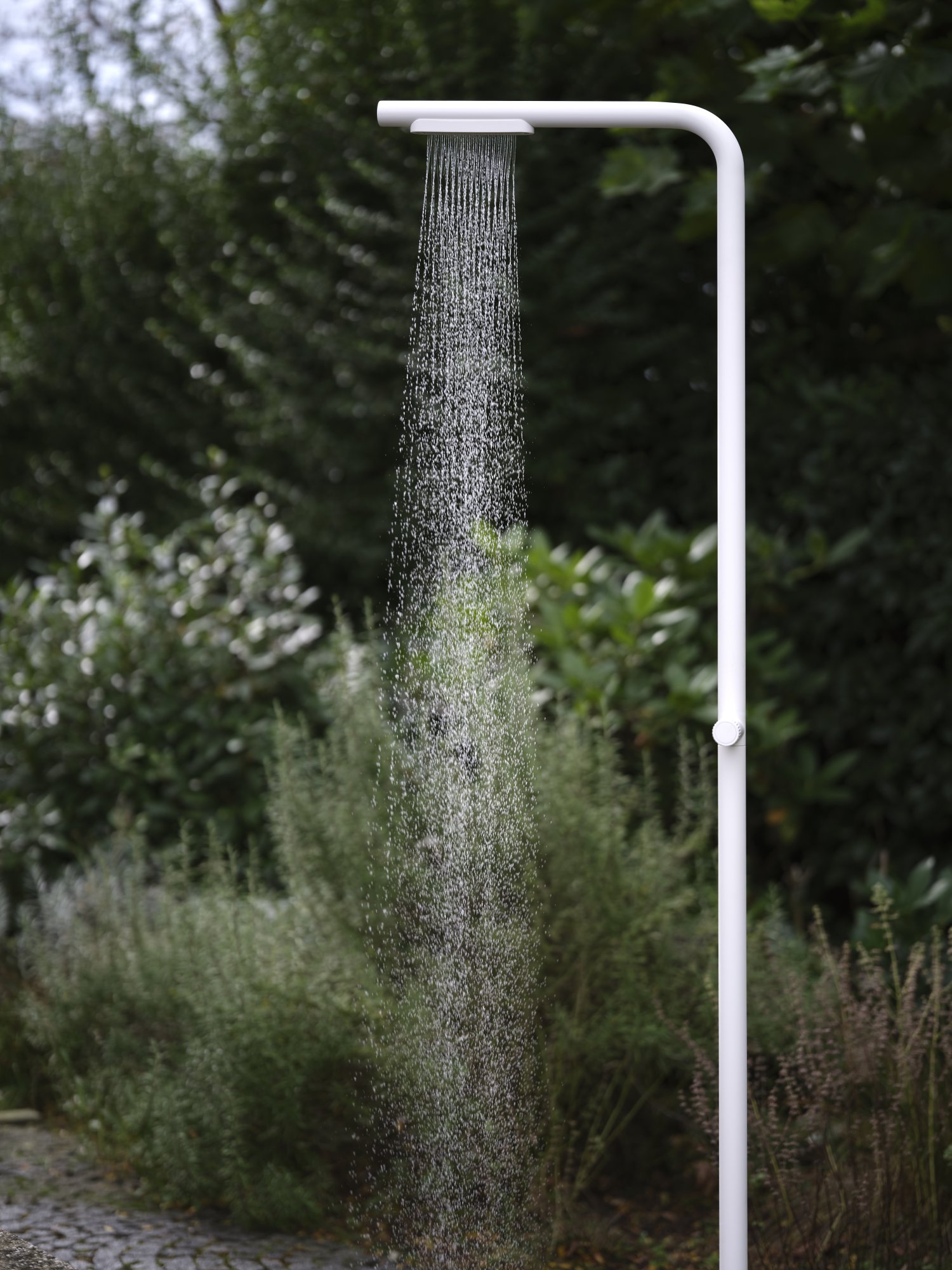 ZEE Levantine outdoor shower, white | Finnish Design Shop