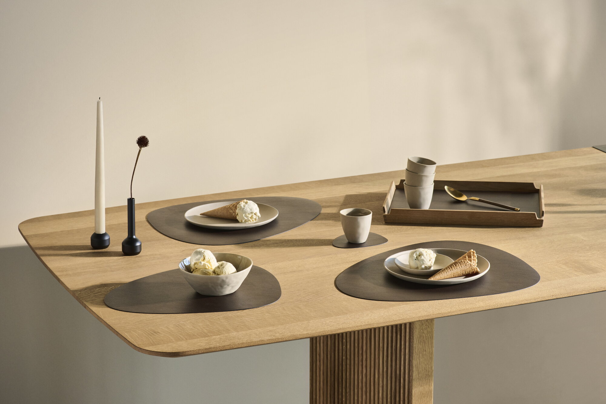 LIND DNA Curve tabletti, 37 x 44 cm, caviar Nupo nahka | Finnish Design ...