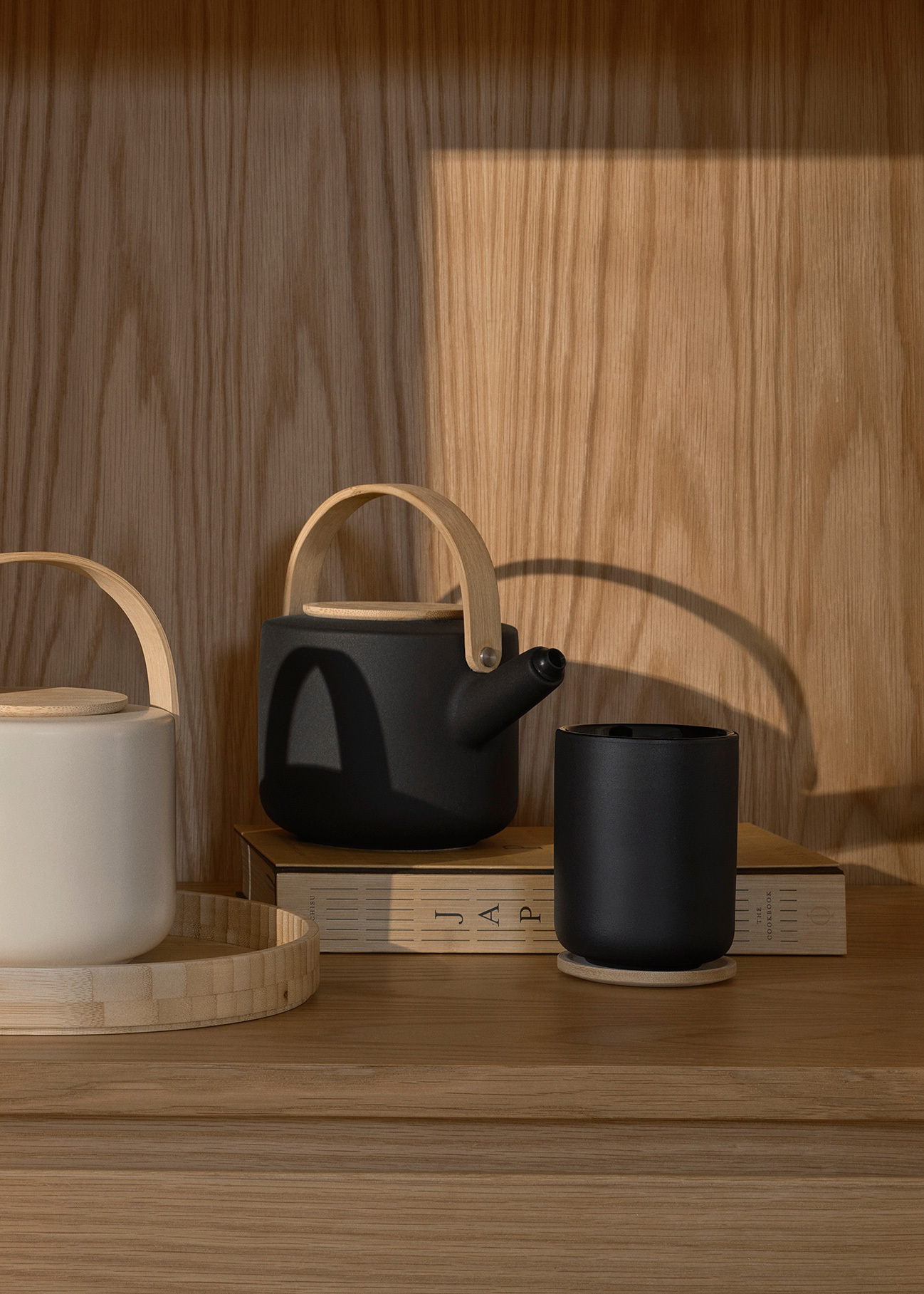 Stelton Theo thermo cup with coaster, 0.25 L, black | Finnish Design Shop