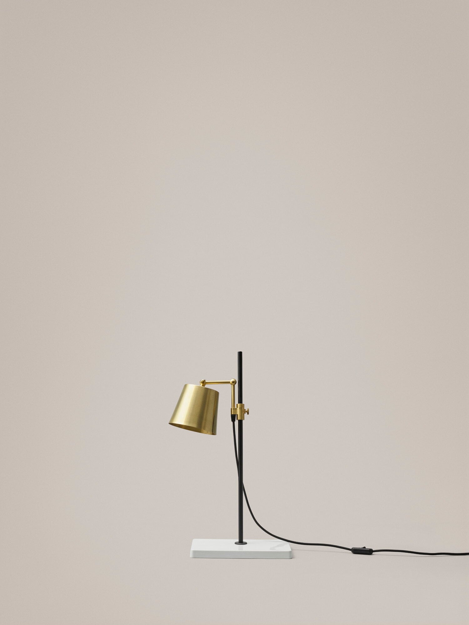 Karakter Lab Light table lamp, black - brass | Finnish Design Shop