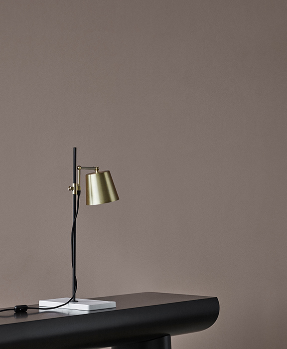 Karakter Lab Light table lamp, black - brass | Finnish Design Shop