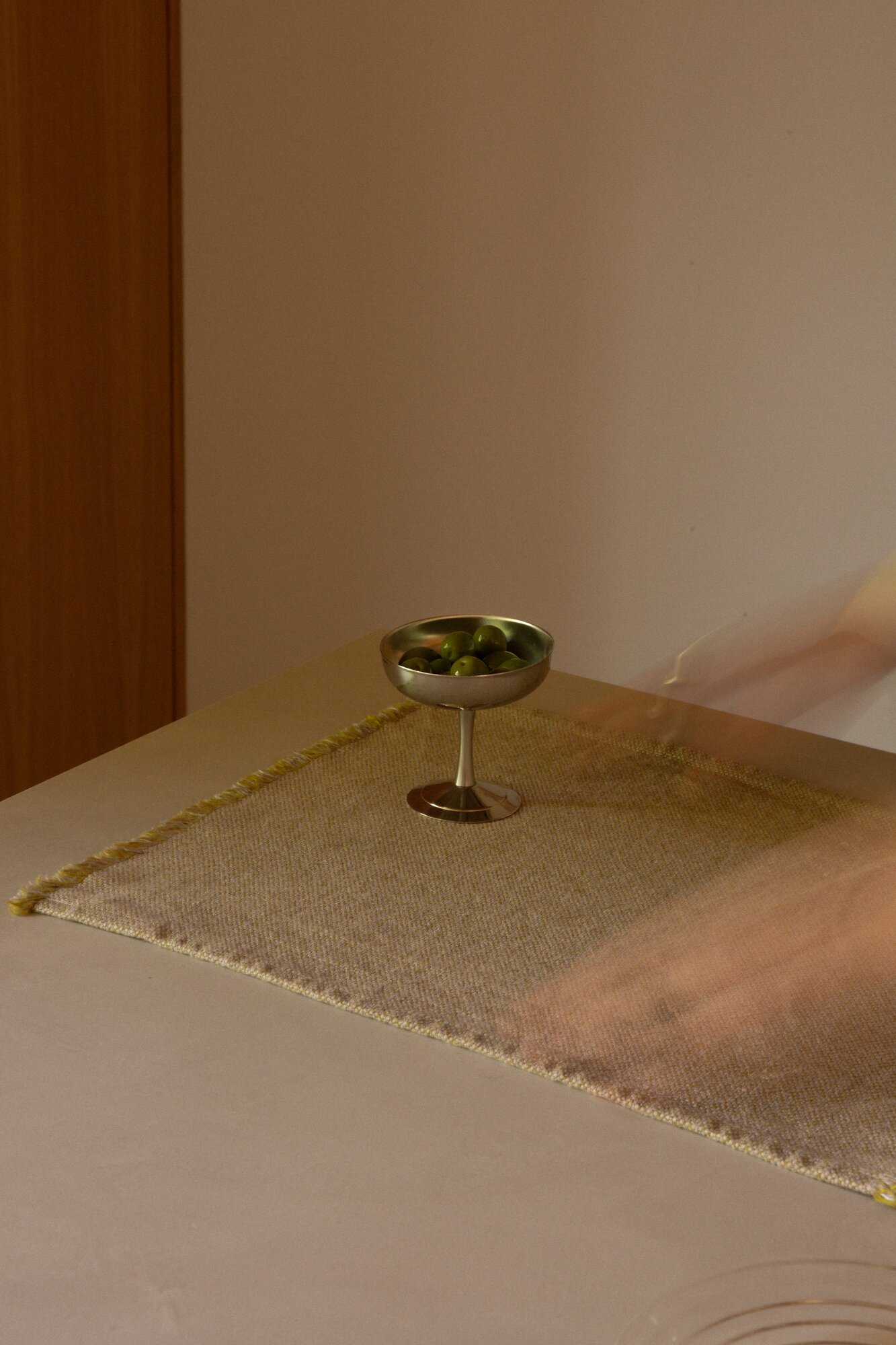 Lapuan Kankurit Lounas tabletti, 46 x 35 cm, oliivi | Finnish Design Shop