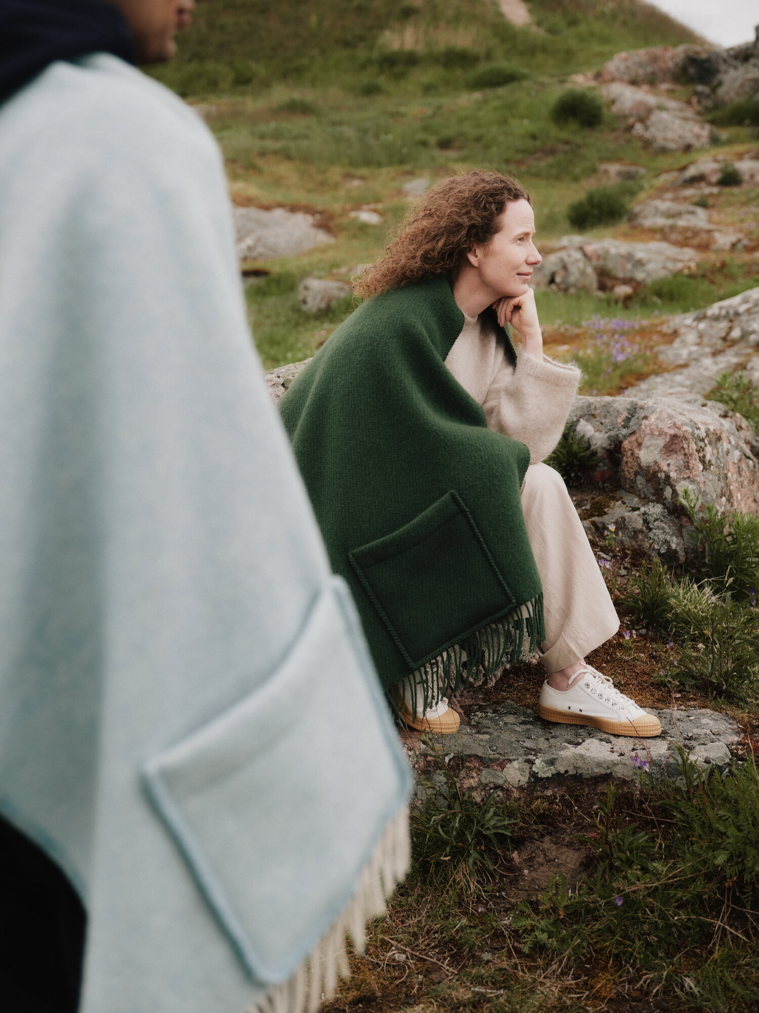 Lapuan Kankurit Uni pocket shawl, dark moss green | Finnish Design Shop