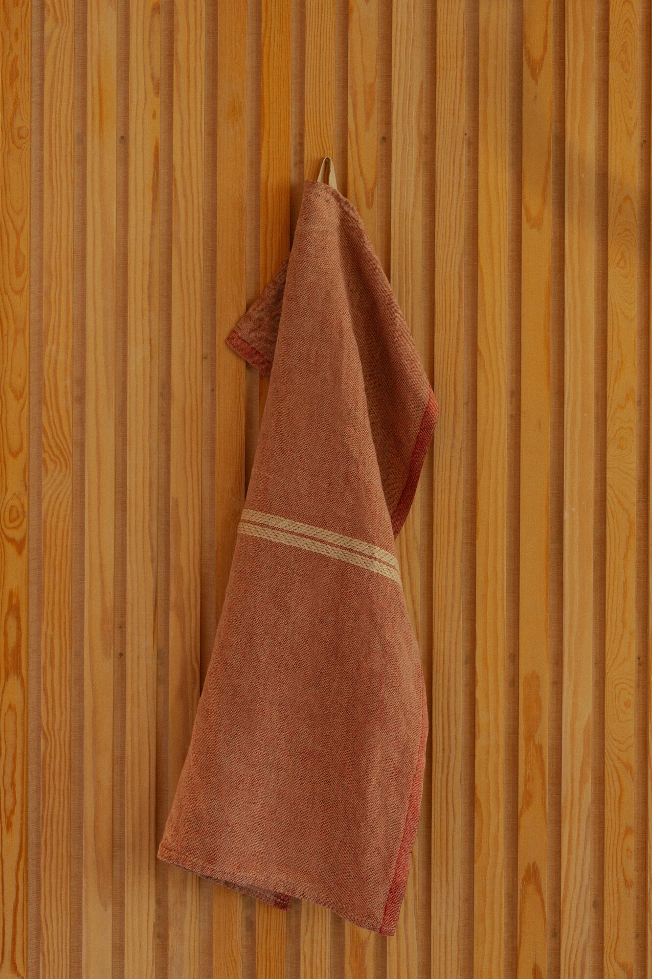 Lapuan Kankurit Venla linen towel, 46 x 70 cm, melange lignonberry ...
