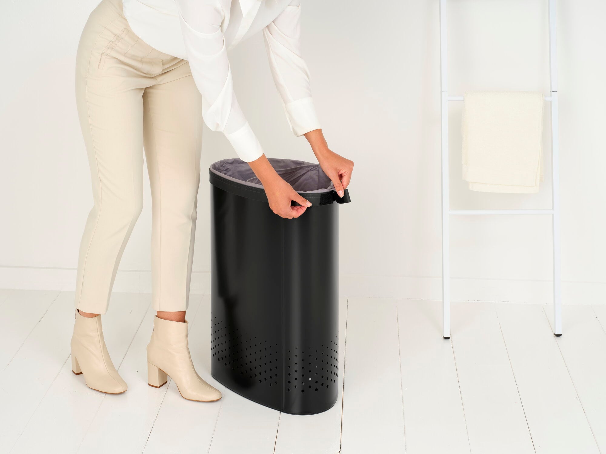 Brabantia Selector - cubo de lavandería 55L, negro mate | Finnish ...