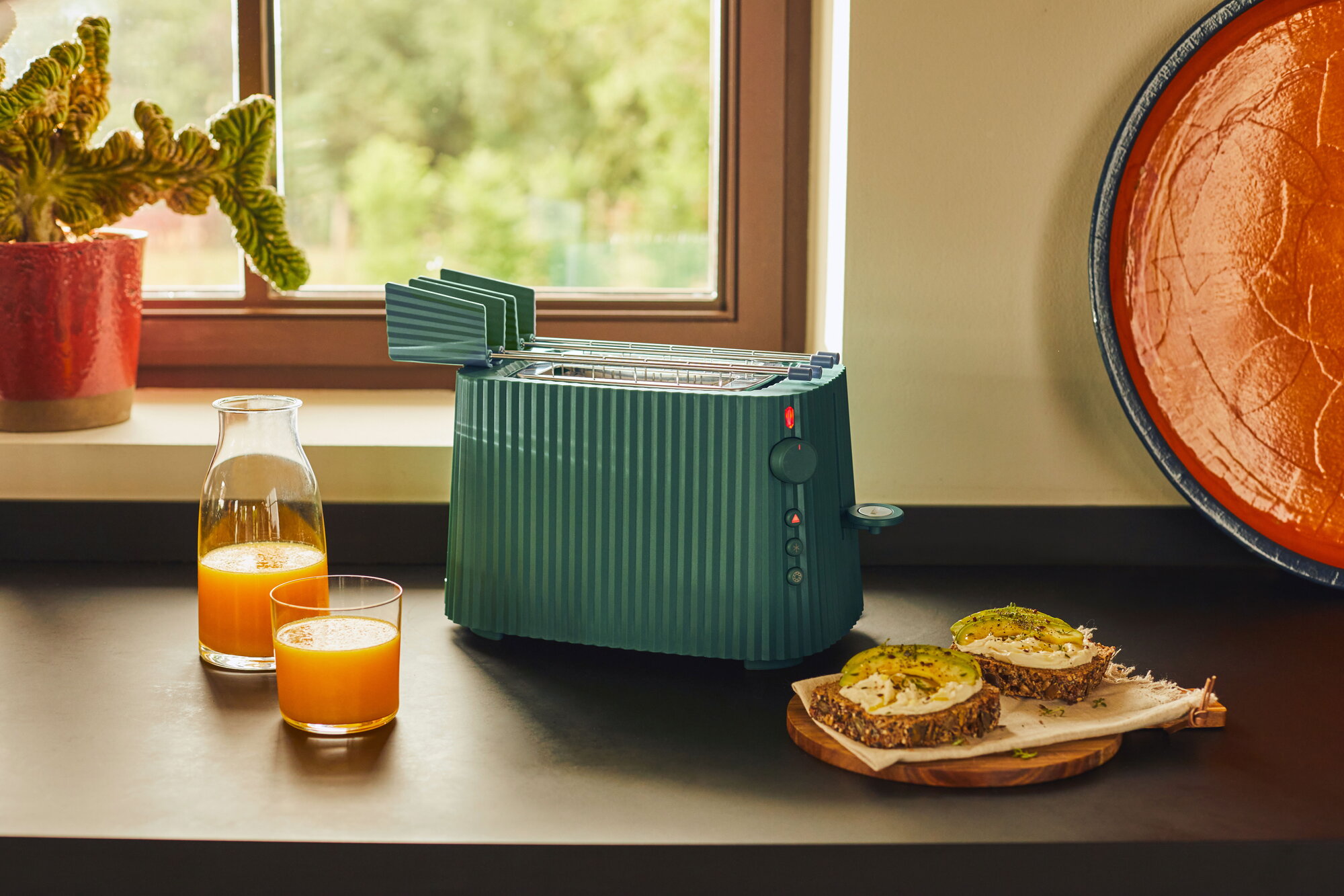 Alessi Plissé toaster rack, green | Finnish Design Shop UK