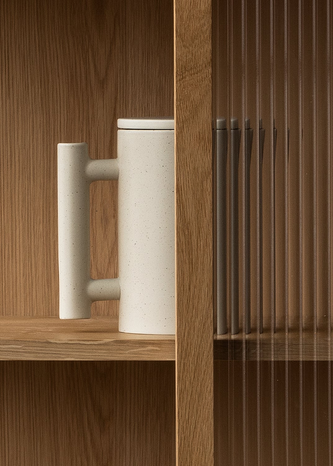 Audo Copenhagen Curiosity cabinet, low, oak - glass | Finnish Design Shop