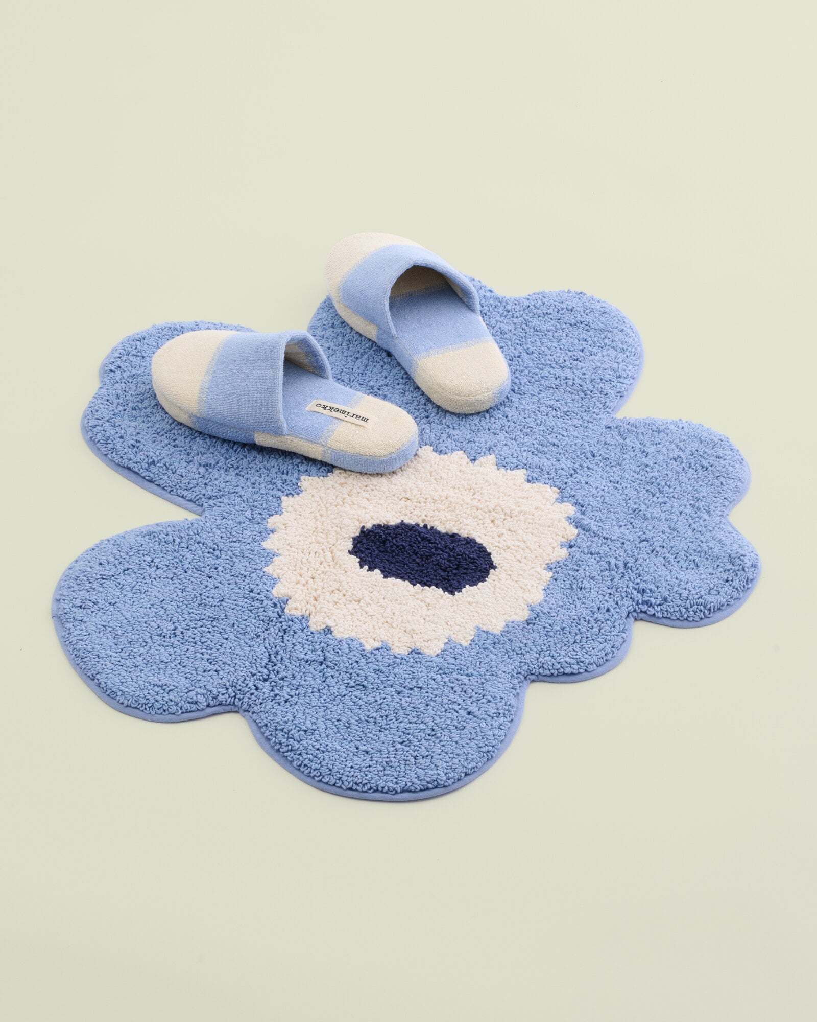 Marimekko Unikko bathroom mat, light blue - off-white - dark blue ...