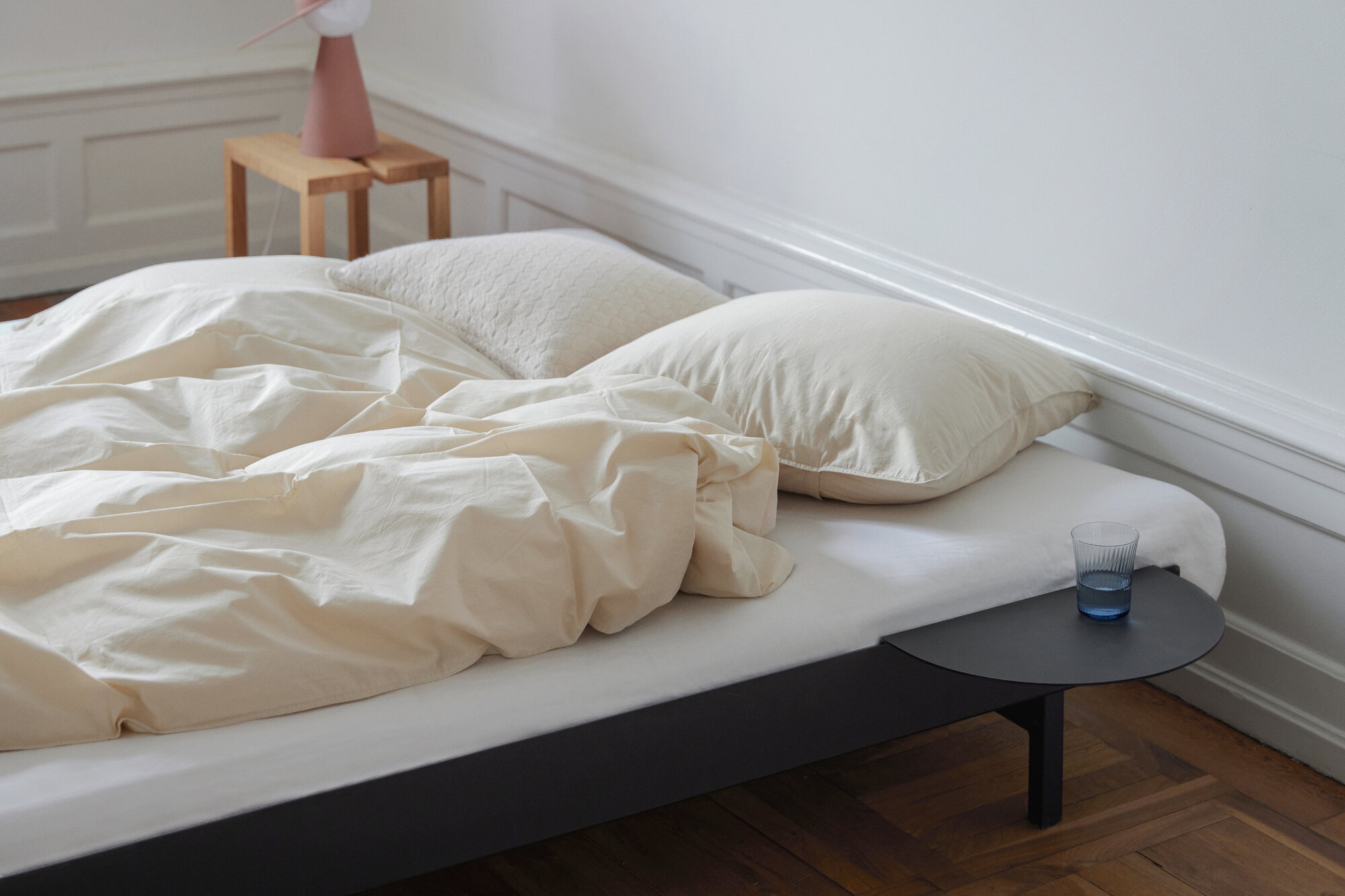 Moebe Bed, 90-180 cm, black | Finnish Design Shop