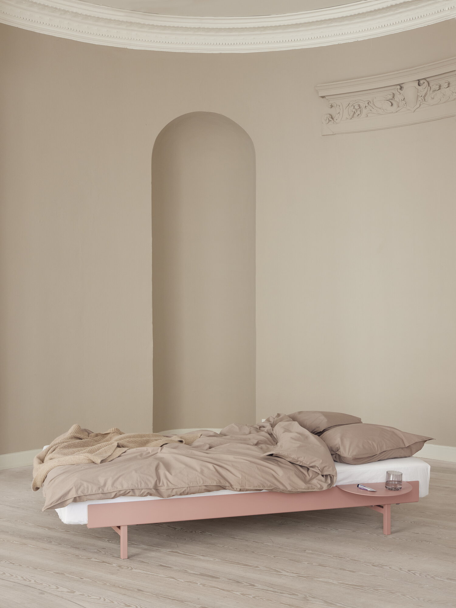 Moebe Bed, 90-180 cm, dusty rose | Finnish Design Shop