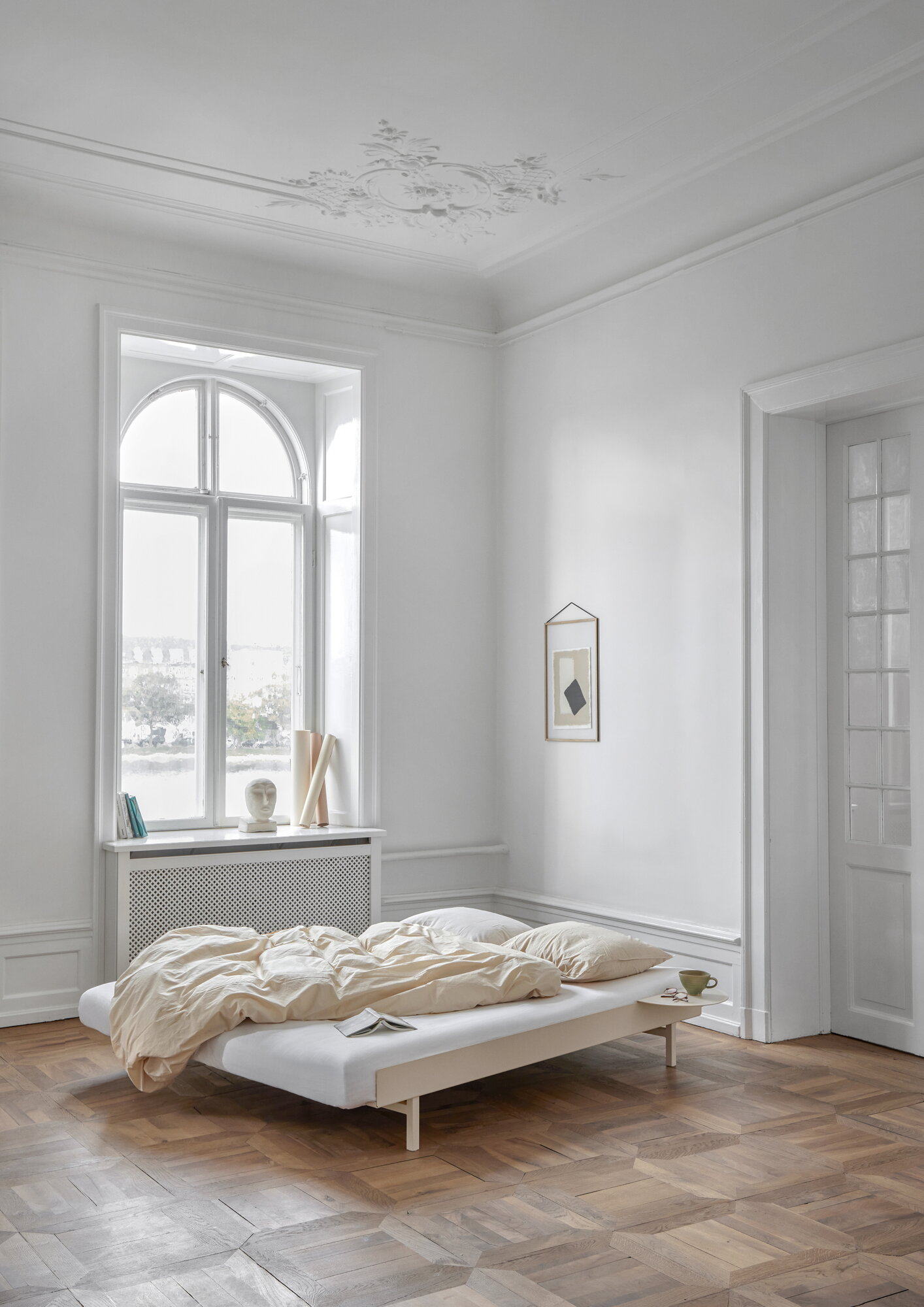 Moebe Bed, high, 90-180 cm, sand | Finnish Design Shop