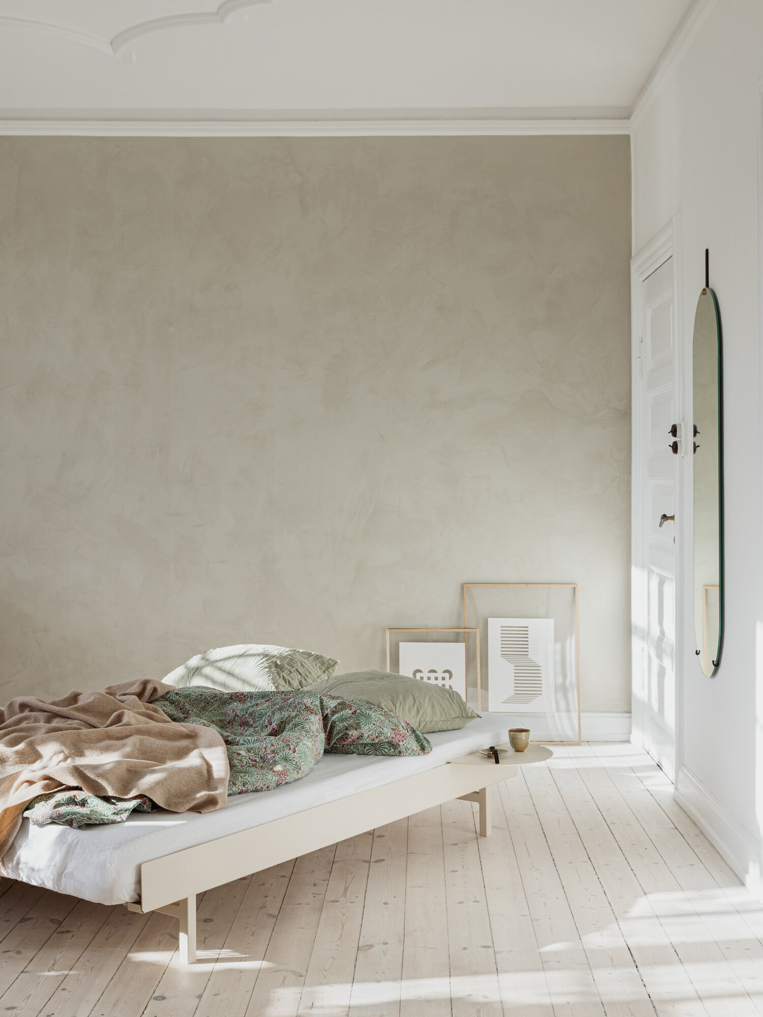 Moebe Bed, high, 90-180 cm, sand | Finnish Design Shop