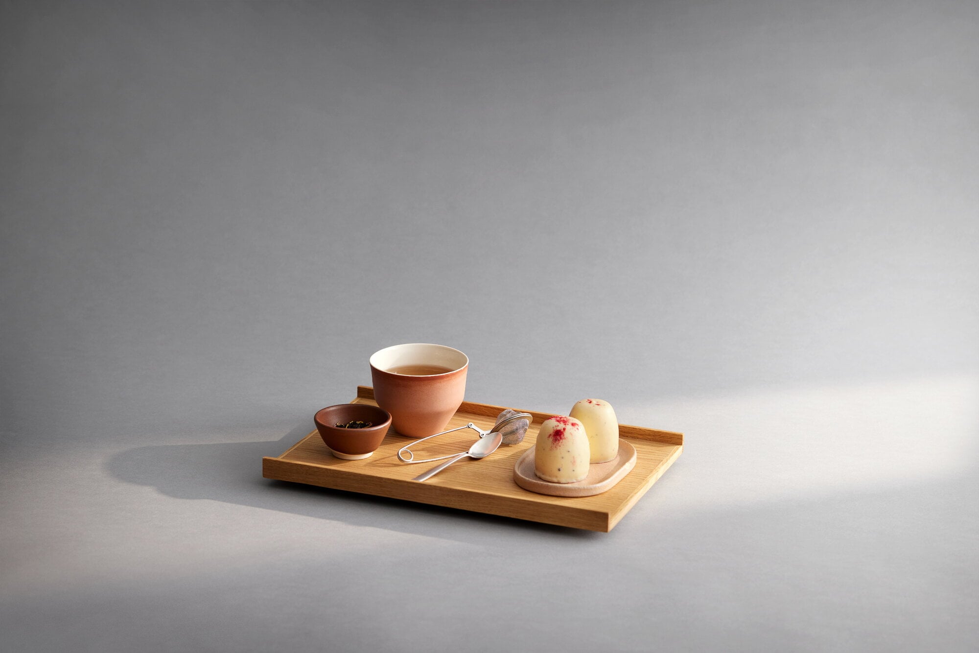 Moebe Tray, small, oak | Finnish Design Shop