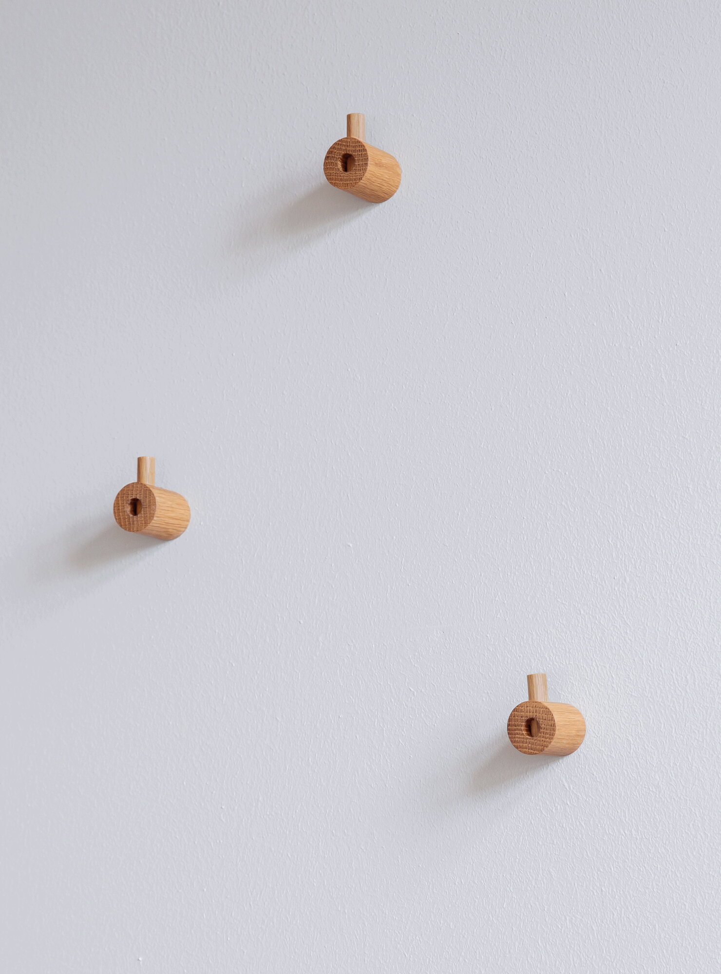 Moebe Wooden wall hook, oak | Finnish Design Shop