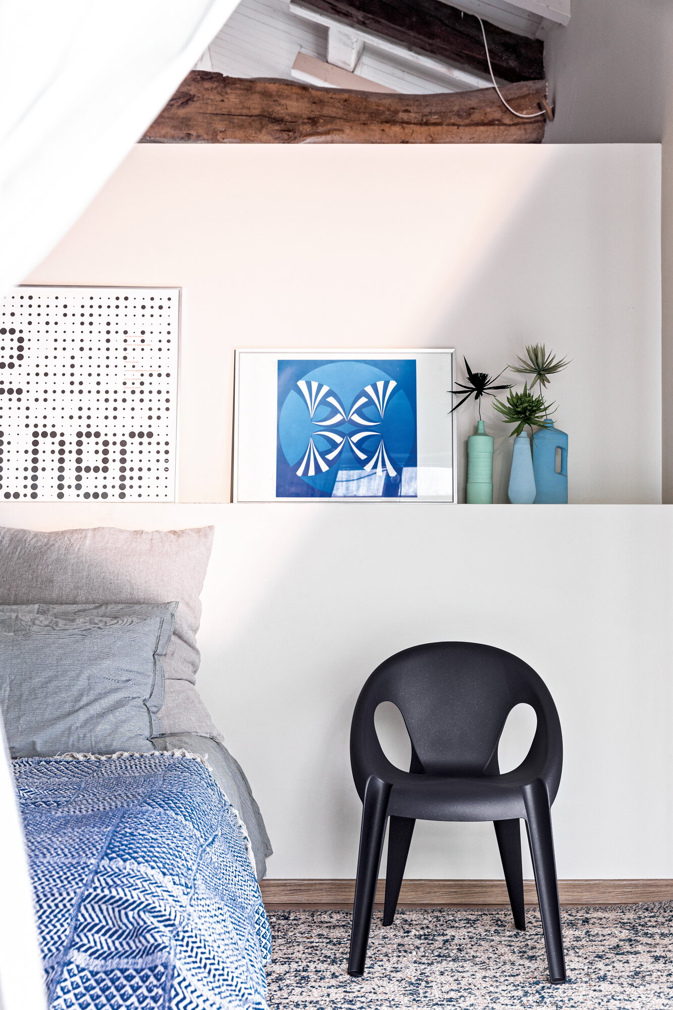 Magis Bell chair, midnight | Finnish Design Shop