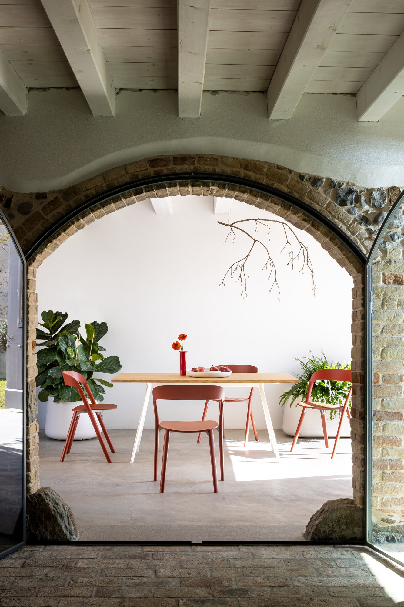 Magis Bouquet portable lamp, light beige | Finnish Design Shop