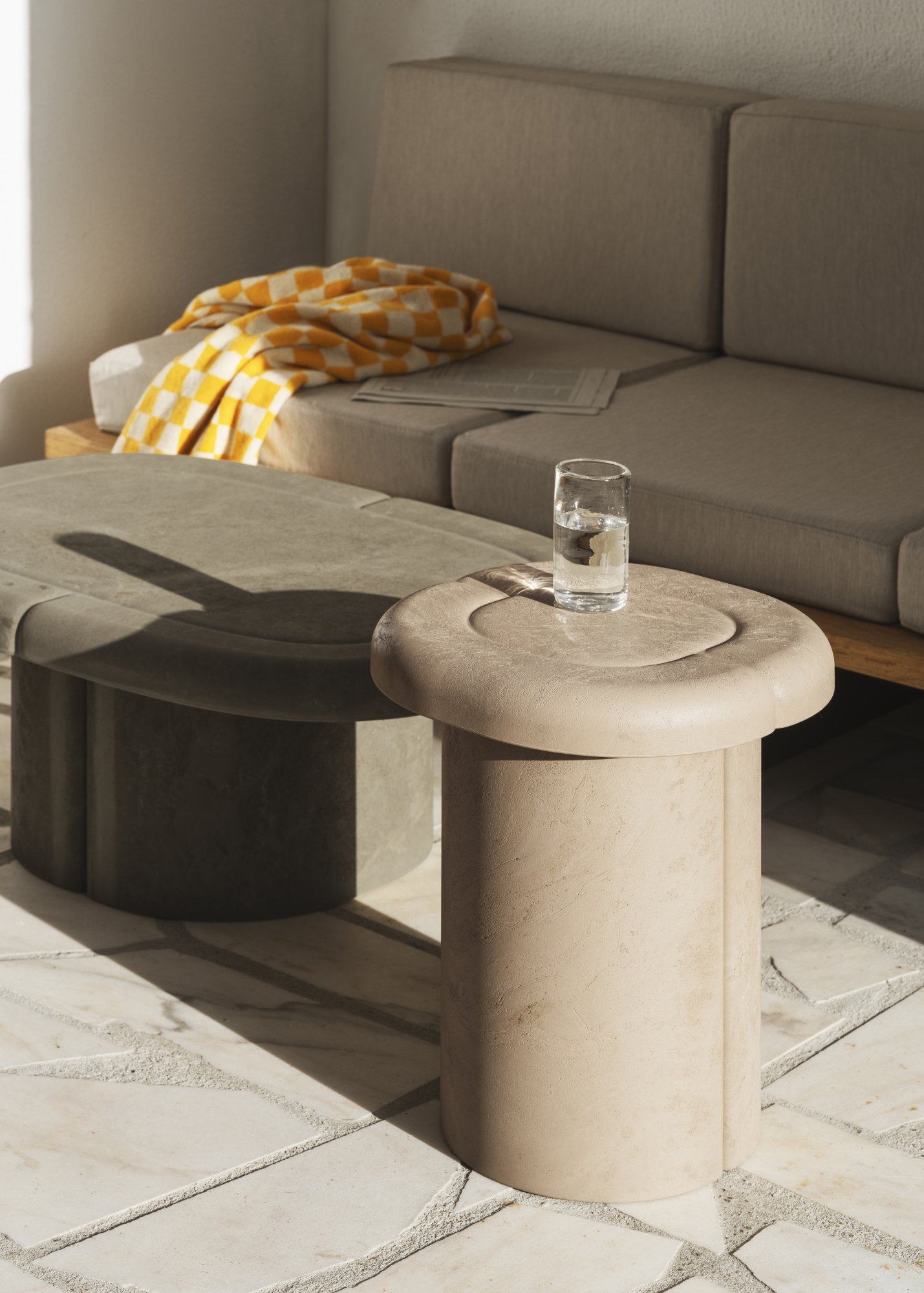 Mater Alder lounge table, oval, earth grey | Finnish Design Shop NL