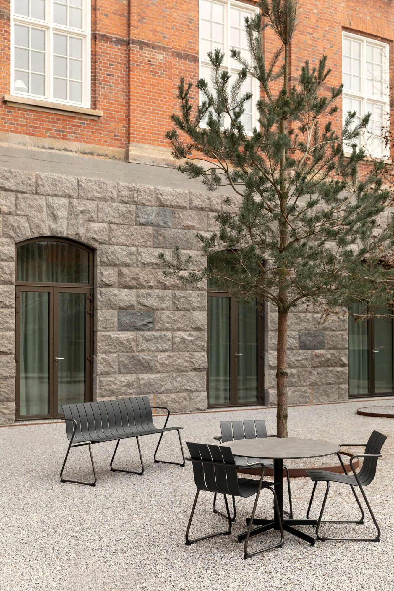 Mater Ocean bench, black | Finnish Design Shop