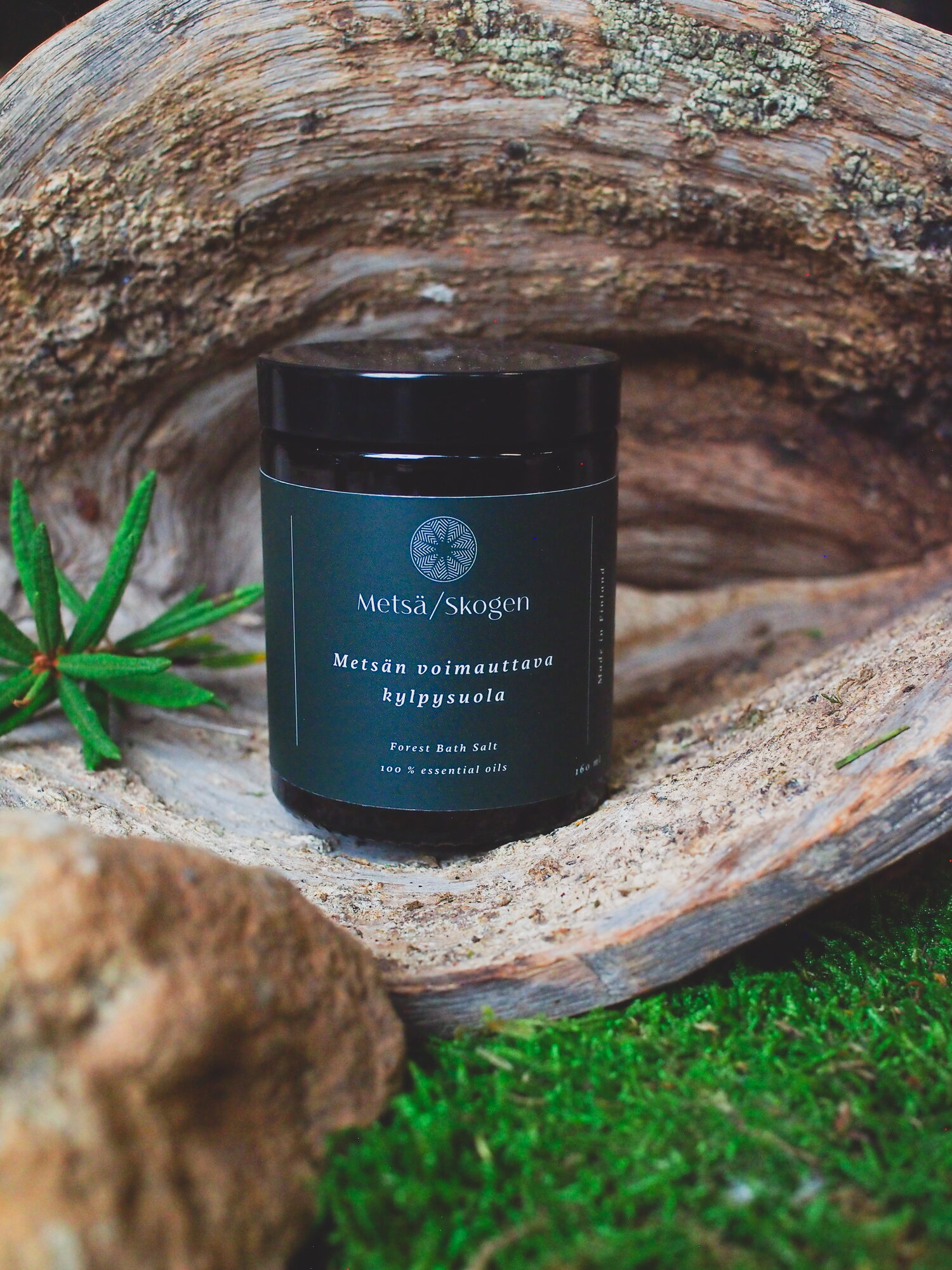 Metsä/Skogen Metsän voimauttava bath salt, 160 g | Finnish Design Shop