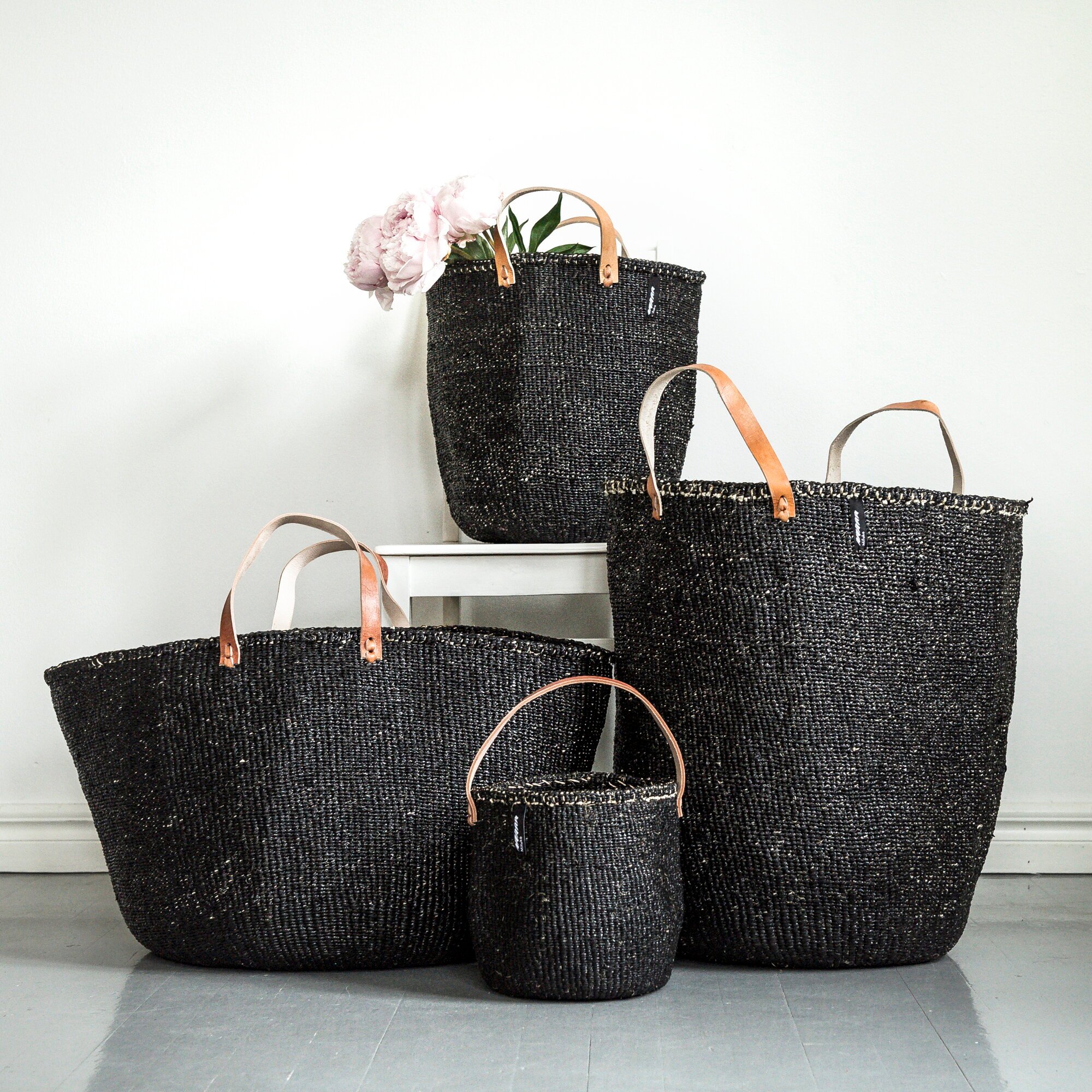 Mifuko Kiondo market basket, L, black | Finnish Design Shop
