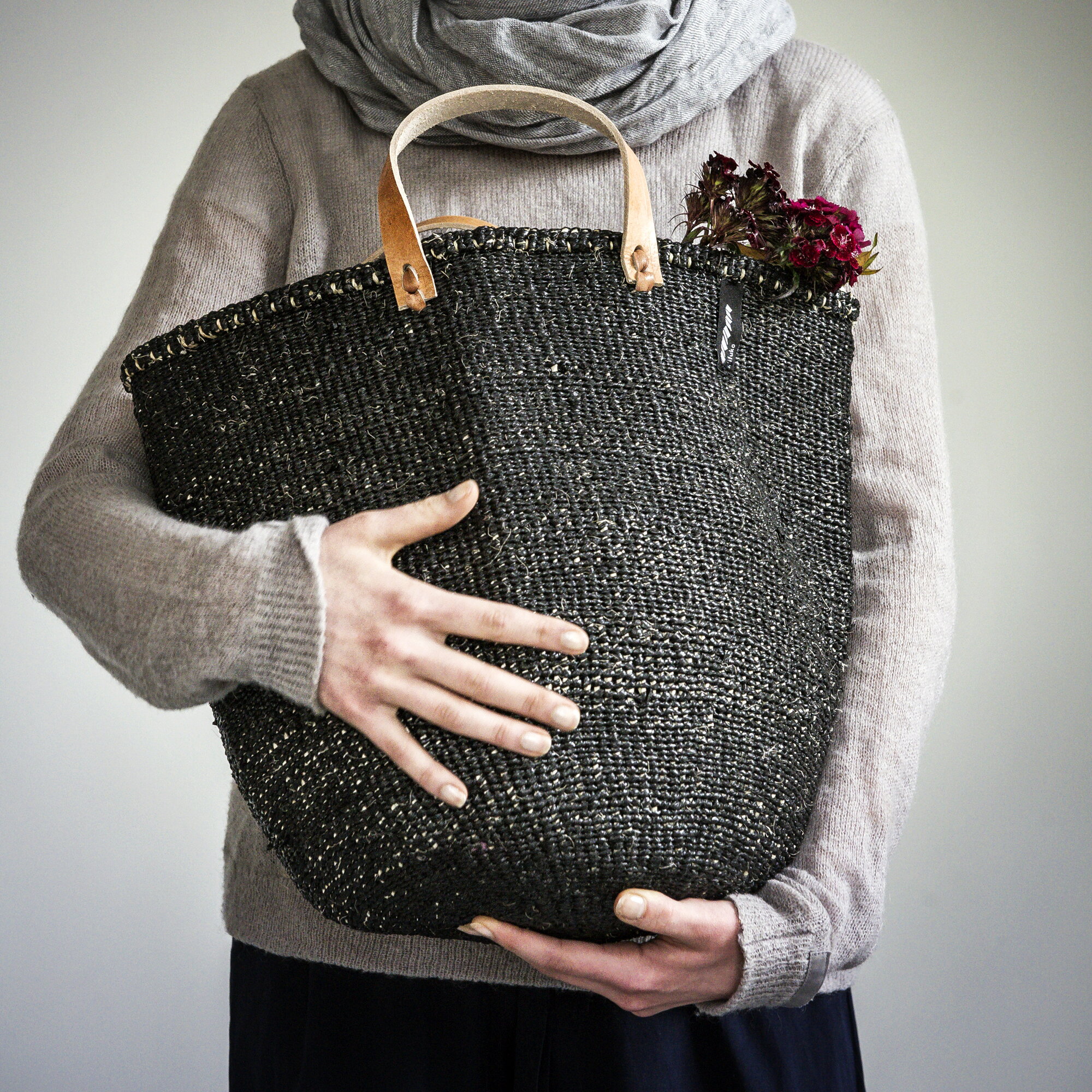 Mifuko Kiondo market basket, L, black | Finnish Design Shop