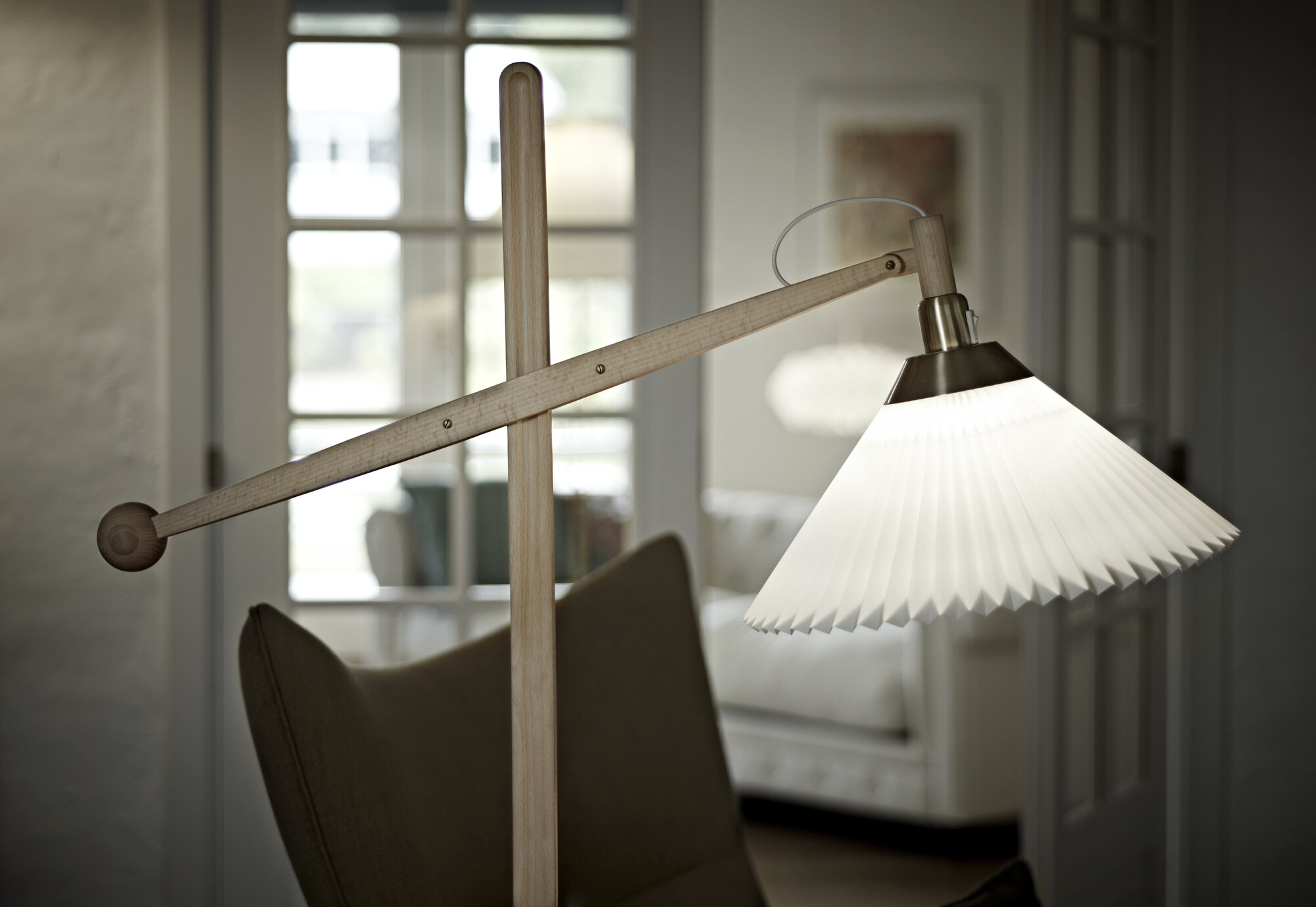 Le Klint Floor lamp 325, light oak | Finnish Design Shop
