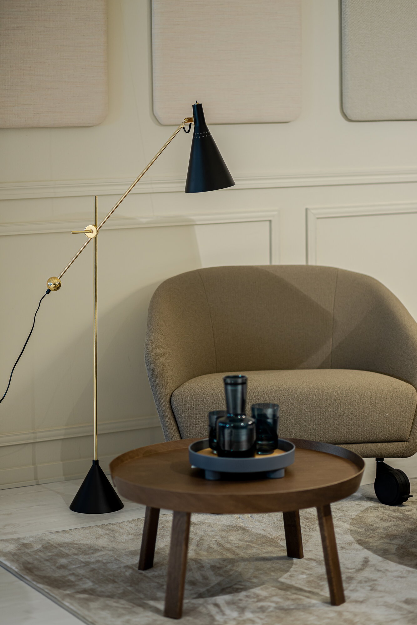 Innolux Tapio floor lamp, black - brass | Finnish Design Shop