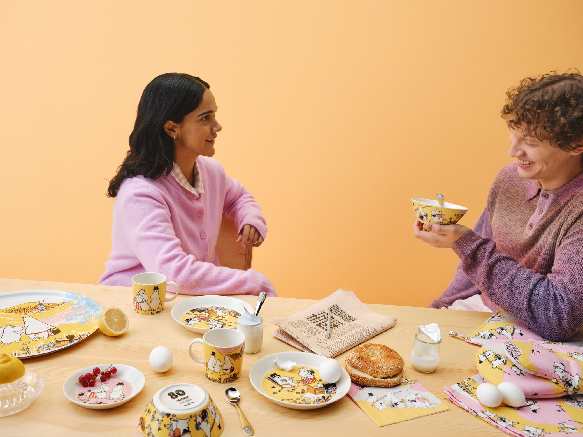 Moomin Arabia Moomin tray, 35 cm, Family time | Finnish Design Shop