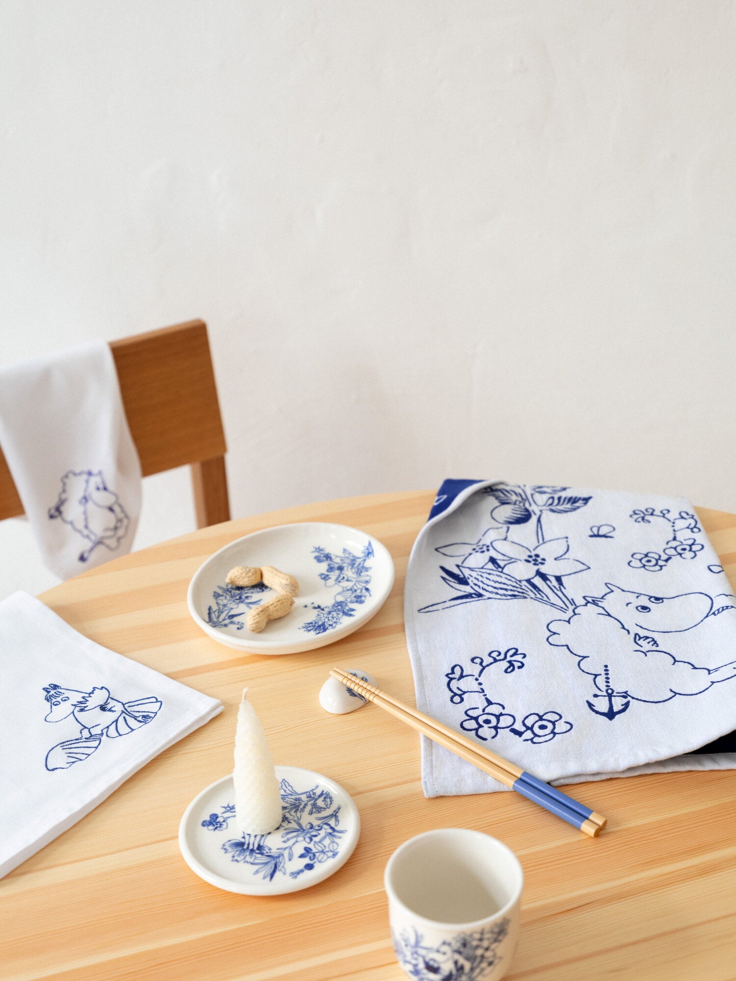 Moomin Arabia Moomin kitchen towel, Haru | Finnish Design Shop