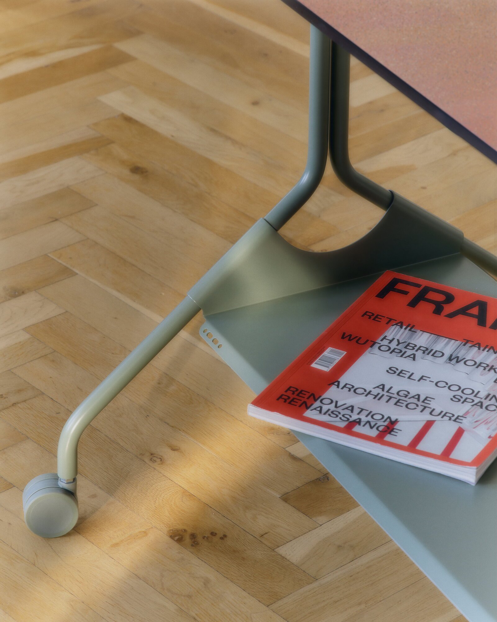 Pedestal Moon Tray shelf, bubble gum | Finnish Design Shop NL