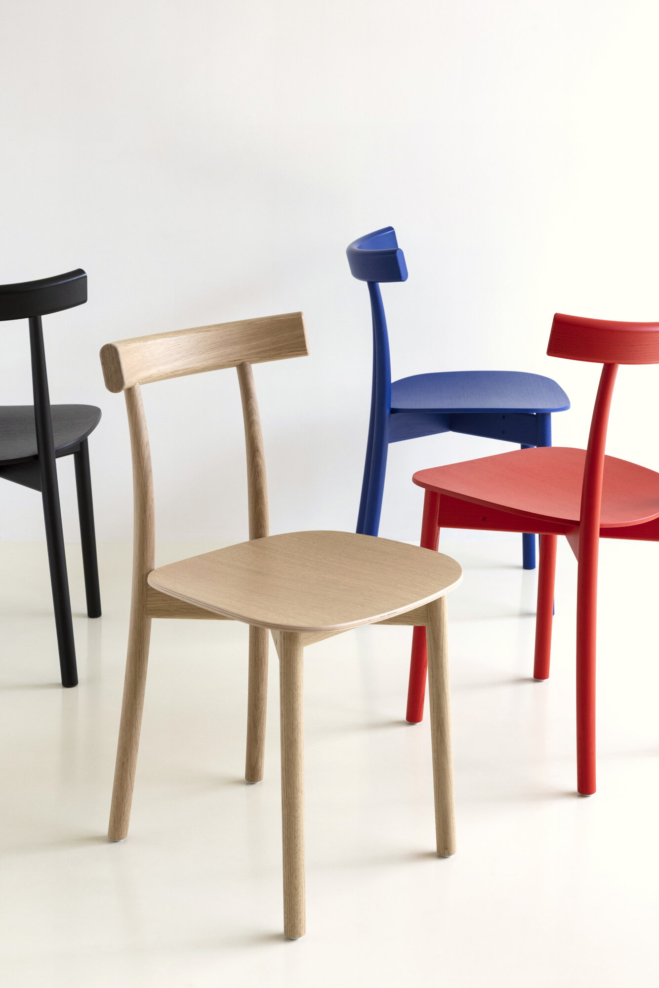 Nine Sedia Skinny, rovere laccato opaco | Finnish Design Shop