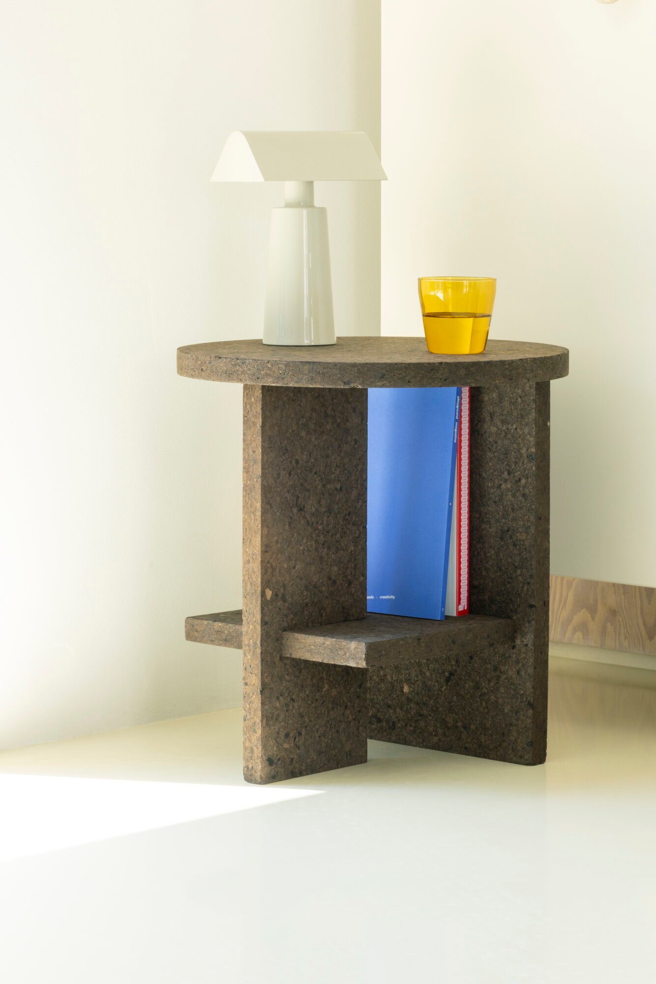 Nine Tee side table, round, smoked cork | Finnish Design Shop
