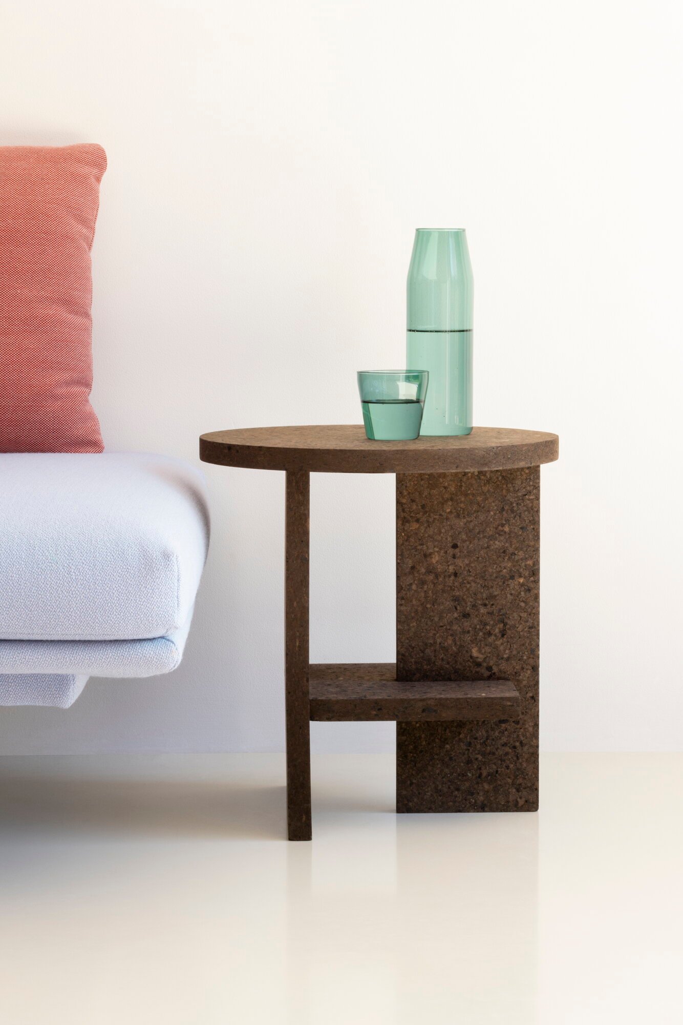 Nine Tee side table, round, smoked cork | Finnish Design Shop