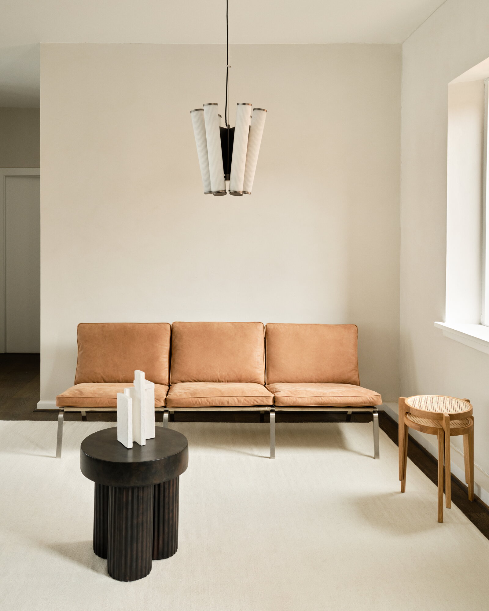 NORR11 Le Roi sivupöytä, tammipetsattu saarni - rottinki | Finnish Design Shop