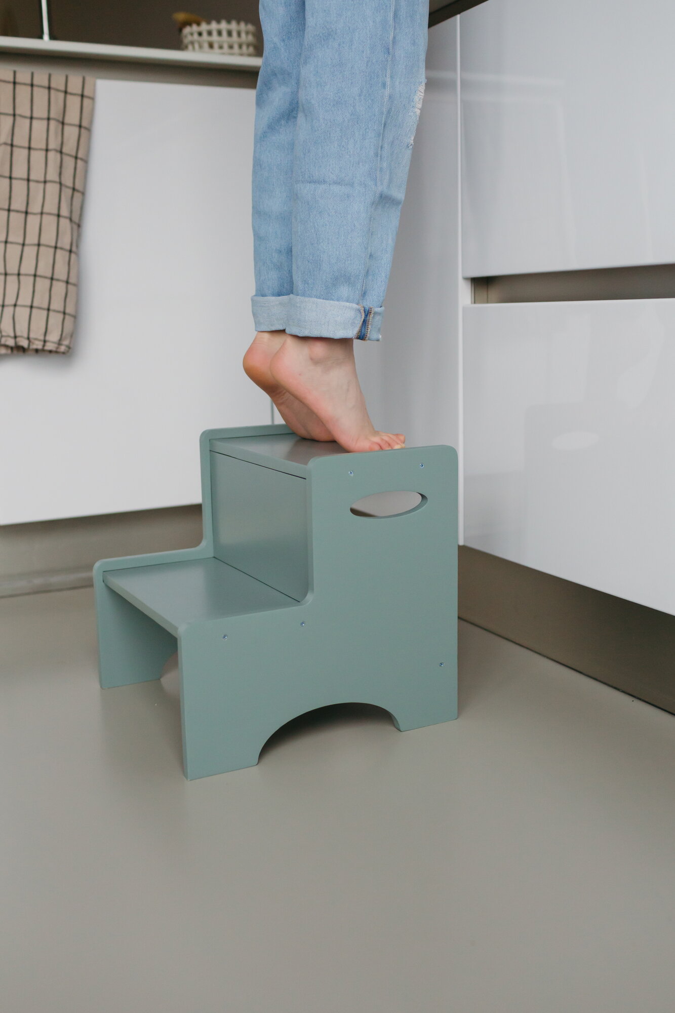 Nofred Step Up step ladder, olive green | Finnish Design Shop