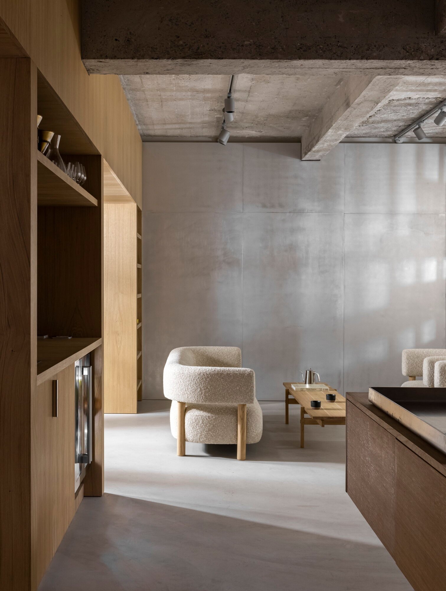 Karimoku Case N-CT03 coffee table, 45,8 x 150 cm, lacquered oak ...