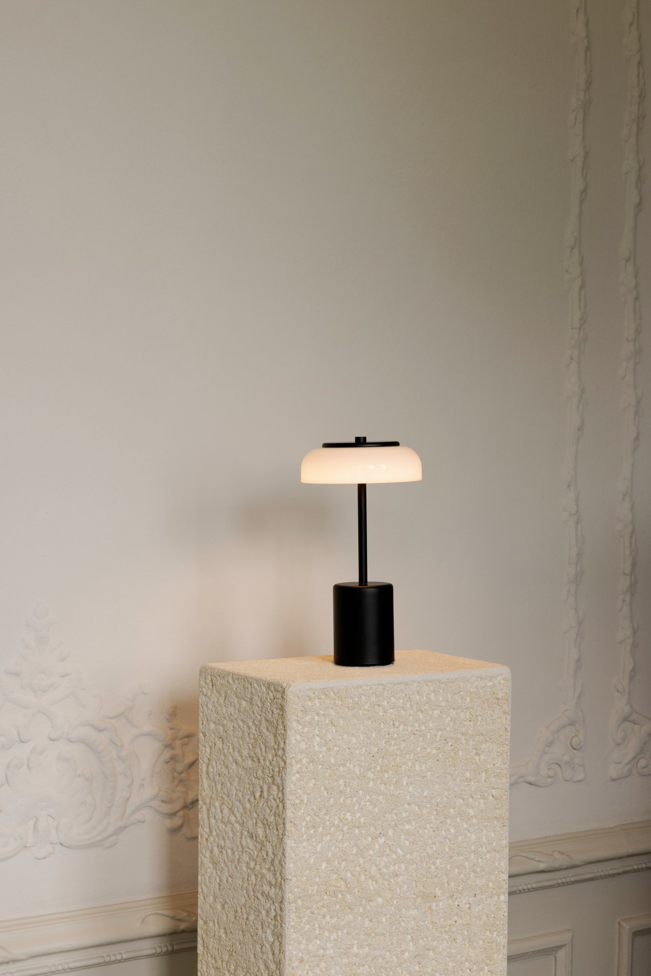 Nuura Blossi Mini portable table lamp, black - opal | Finnish Design Shop