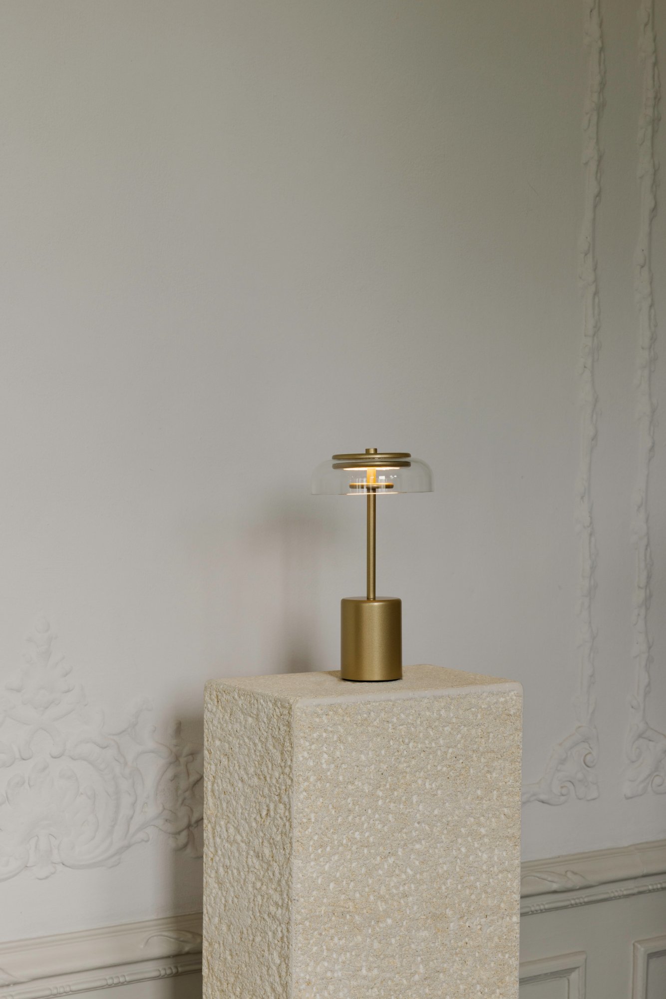 Nuura Blossi Mini portable table lamp, Nordic gold - clear | Finnish ...