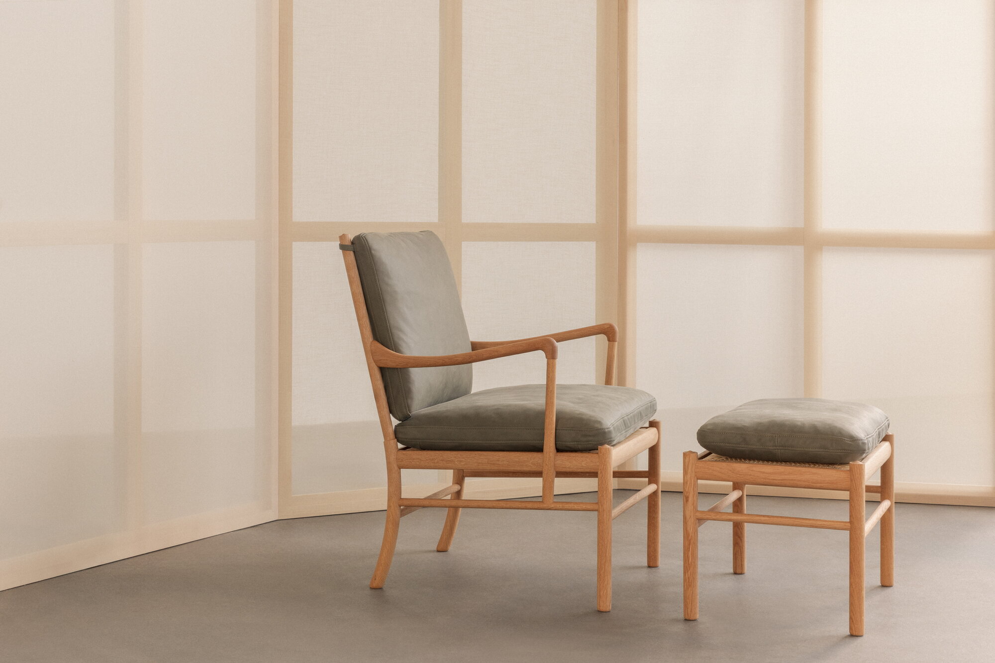 Carl Hansen & Søn OW149F Colonial footstool, oiled oak - Terra leather ...