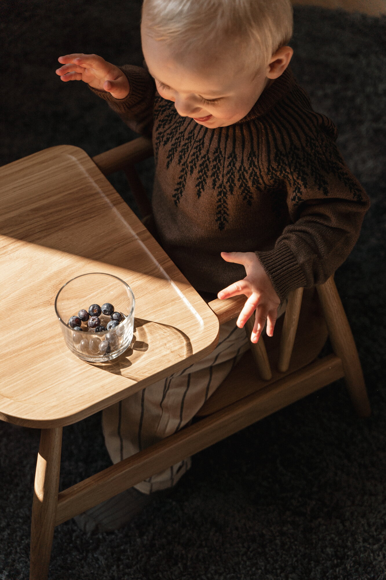 Oaklings Smilla toddler chair with tray, oak | Finnish Design Shop